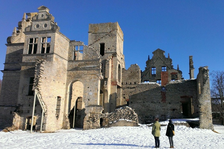 Top 9 Coolest Abandoned Places in Estonia | Tallinn Traveller Tours