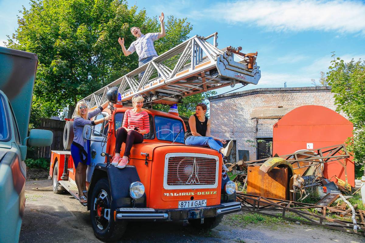 Tallinn → Riga Sightseeing Tour Bus