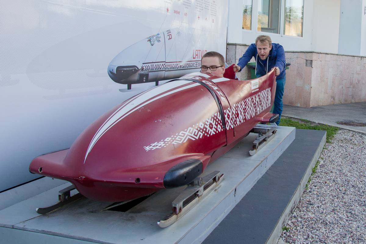 Tallinn → Riga Sightseeing Tour Bus